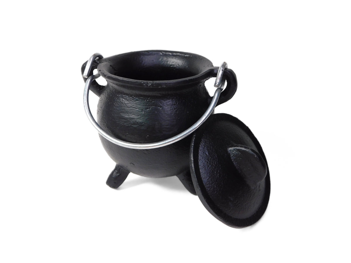 Cast Iron Cauldron with Lid 3" D x 3.5" H – Turtle Lodge Trading Post Inc